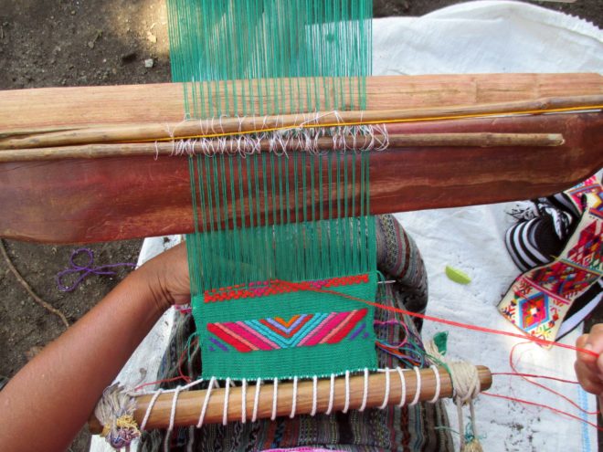 Mayan-Hands-weaving | JjD
